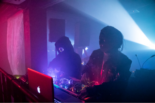 ครบรอบ 1 ปีกับปาร์ตี้อิเล็กทรอนิกดุดันจาก RAZE และดนตรีที่ไม่มีคำว่า ...